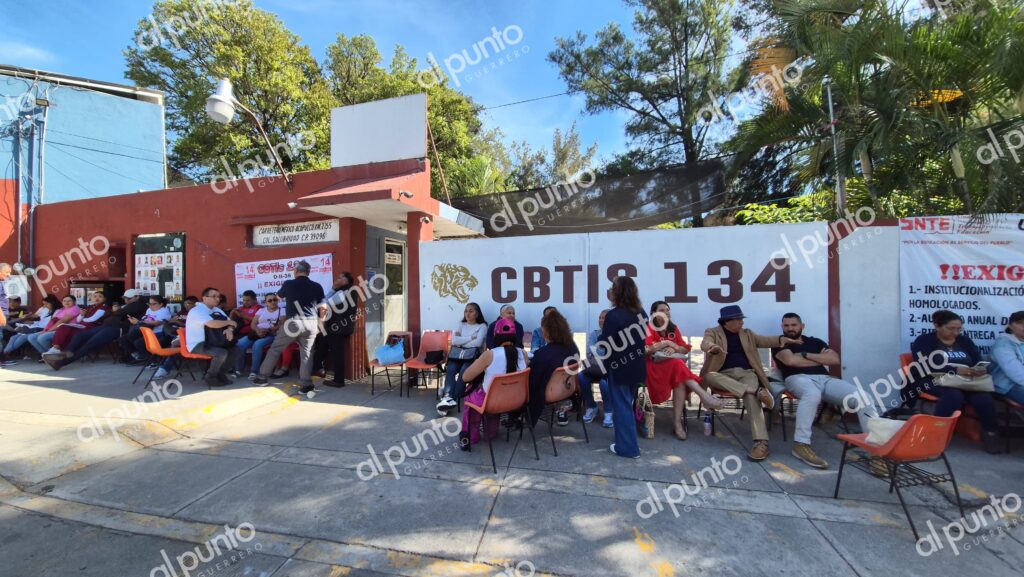 Paran labores en CBTis 134 en Chilpancingo; demandan mejoras laborales ...